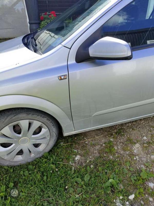 Pelēks Opel Astra 2005 Kretinga, ar dzinēja tilpumu 1.69 L un nobraukumu 309 tūkst. km par 400 €, foto 3 vietnē AUTOMOTO.COM.LV