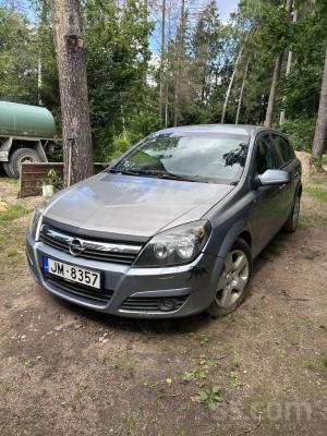 Pelēks Opel Astra 2005 Ogre, ar dzinēja tilpumu 1.70 L un nobraukumu 317 tūkst. km par 700 €, foto  vietnē AUTOMOTO.COM.LV