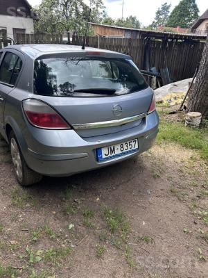 Pelēks Opel Astra 2005 Ogre, ar dzinēja tilpumu 1.70 L un nobraukumu 317 tūkst. km par 700 €, foto 3 vietnē AUTOMOTO.COM.LV