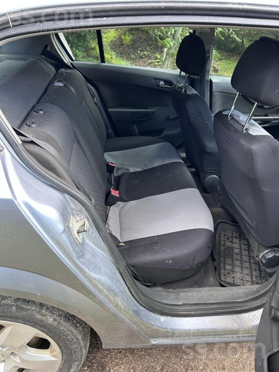 Pelēks Opel Astra 2005 Ogre, ar dzinēja tilpumu 1.70 L un nobraukumu 317 tūkst. km par 700 €, foto 4 vietnē AUTOMOTO.COM.LV