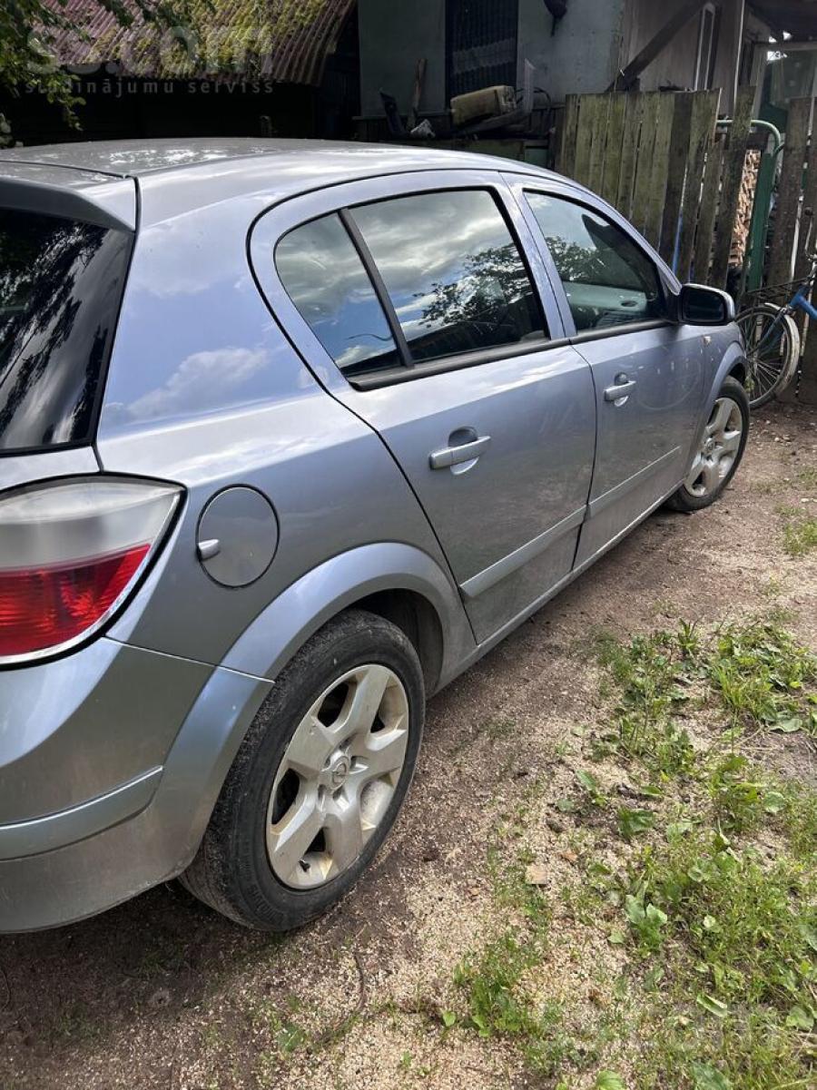 Pelēks Opel Astra 2005 Ogre, ar dzinēja tilpumu 1.70 L un nobraukumu 317 tūkst. km par 700 €, foto 5 vietnē AUTOMOTO.COM.LV