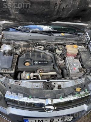 Pelēks Opel Astra 2005 Ogre, ar dzinēja tilpumu 1.70 L un nobraukumu 317 tūkst. km par 700 €, foto 9 vietnē AUTOMOTO.COM.LV