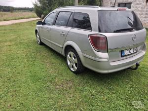 Серый Опель Астра 2005 в Мажейкяй, объемом двигателя 1.90 л и пробегом 396 тыс. км за 1100 €, фото 4 на AUTOMOTO.COM.LV