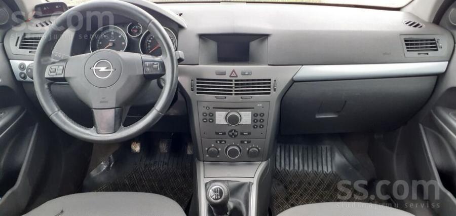 Pelēks Opel Astra 2005 Jēkabpils, ar dzinēja tilpumu 1.70 L un nobraukumu 379 tūkst. km par 800 €, foto 4 vietnē AUTOMOTO.COM.LV