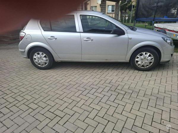 Opel Astra 2005 Tauragė vietnē Pelēks Opel Astra 2005 Tauragė, ar dzinēja tilpumu 1.36 L un nobraukumu 231 tūkst. km par 950 €, foto 6 vietnē AUTOMOTO.COM.LV