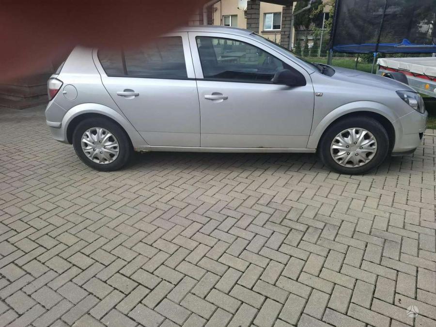 Pelēks Opel Astra 2005 Tauragė, ar dzinēja tilpumu 1.36 L un nobraukumu 231 tūkst. km par 950 €, foto 6 vietnē AUTOMOTO.COM.LV