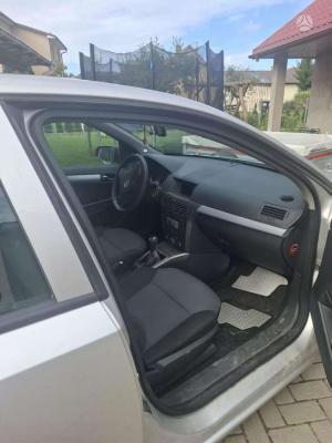 Pelēks Opel Astra 2005 Tauragė, ar dzinēja tilpumu 1.36 L un nobraukumu 231 tūkst. km par 950 €, foto 7 vietnē AUTOMOTO.COM.LV