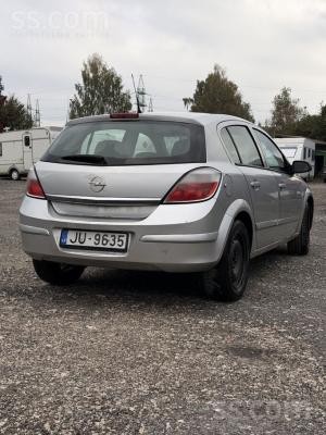 Grey Opel Astra 2005 in Riga, with an engine capacity of 1.90 L and mileage of 350 thousand km for 1150 €, photo 4 on AUTOMOTO.COM.LV