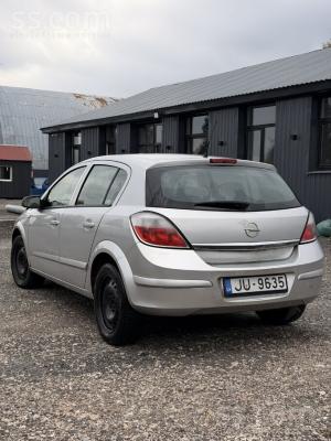 Grey Opel Astra 2005 in Riga, with an engine capacity of 1.90 L and mileage of 350 thousand km for 1150 €, photo 5 on AUTOMOTO.COM.LV