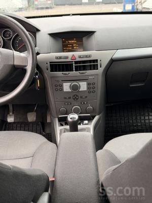 Grey Opel Astra 2005 in Riga, with an engine capacity of 1.90 L and mileage of 350 thousand km for 1150 €, photo 7 on AUTOMOTO.COM.LV