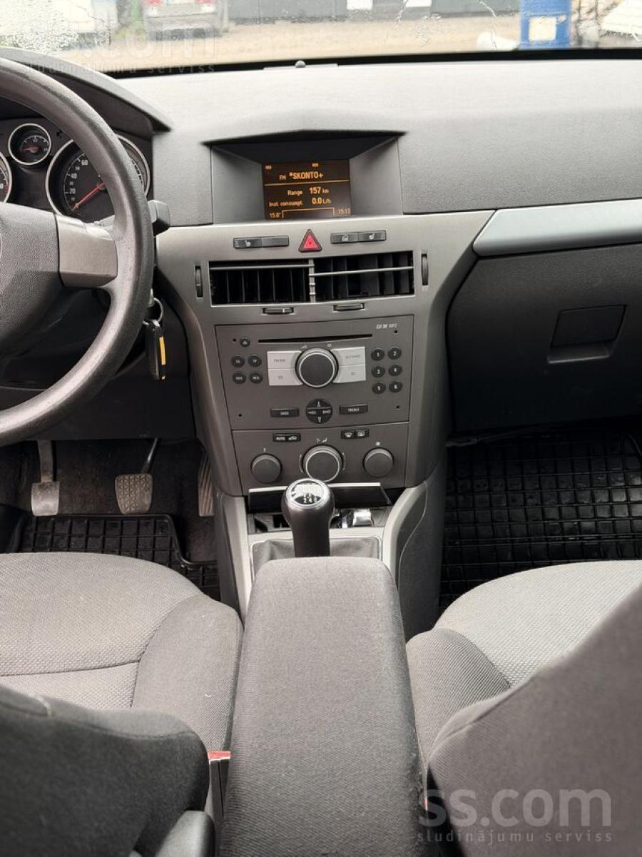 Grey Opel Astra 2005 in Riga, with an engine capacity of 1.90 L and mileage of 350 thousand km for 1150 €, photo 7 on AUTOMOTO.COM.LV