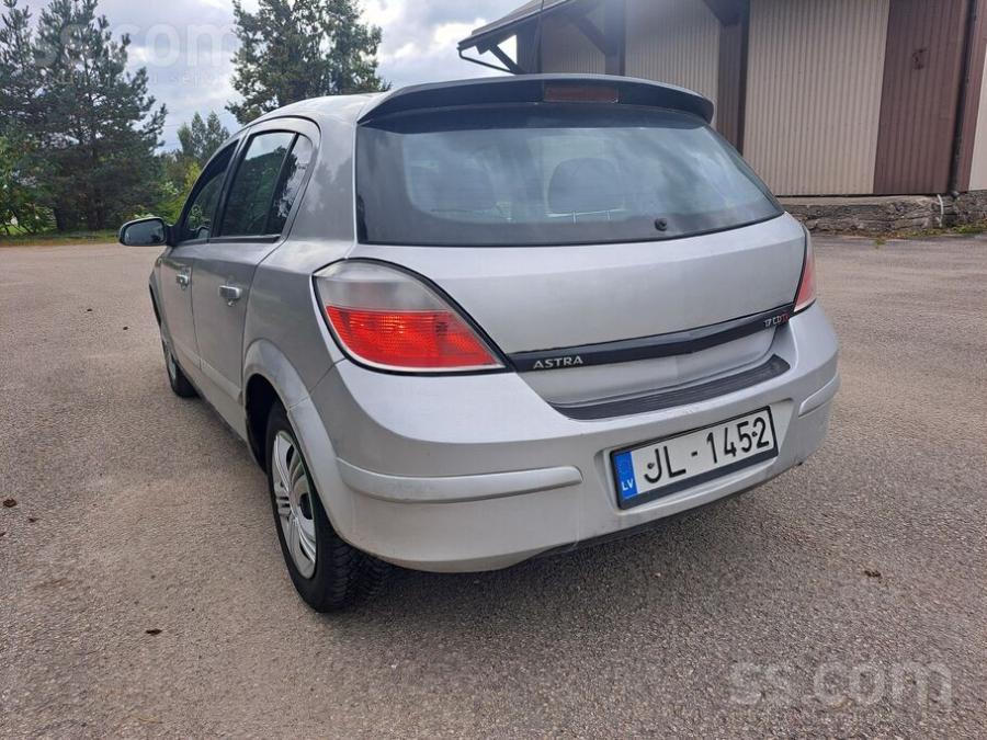 Pelēks Opel Astra 2005 Jēkabpils, ar dzinēja tilpumu 1.70 L un nobraukumu 384 tūkst. km par 850 €, foto 6 vietnē AUTOMOTO.COM.LV
