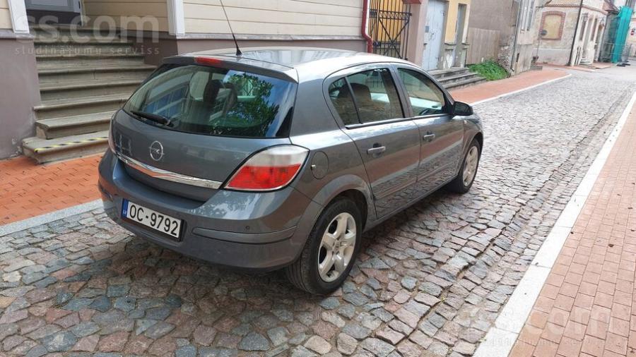 Pelēks Opel Astra 2006 Cēsis, ar dzinēja tilpumu 1.80 L un nobraukumu 272 tūkst. km par 4400 €, foto 4 vietnē AUTOMOTO.COM.LV