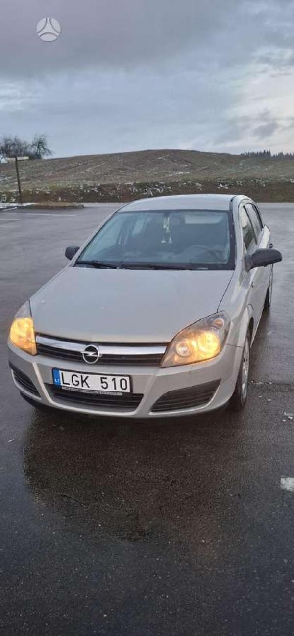 Grey Opel Astra 2006 in Raseiniai, with an engine capacity of 1.90 L and mileage of 228 thousand km for 1700 €, photo 1 on AUTOMOTO.COM.LV