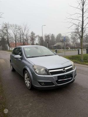 Grey Opel Astra 2006 in Kaunas, with an engine capacity of 1.91 L and mileage of 245 thousand km for 770 €, photo 5 on AUTOMOTO.COM.LV