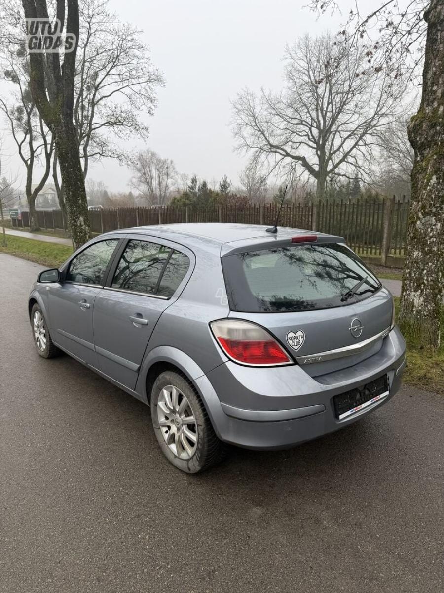 Pelēks Opel Astra 2006 Kauņa, ar dzinēja tilpumu 1.90 L un nobraukumu 245 tūkst. km par 770 €, foto 9 vietnē AUTOMOTO.COM.LV