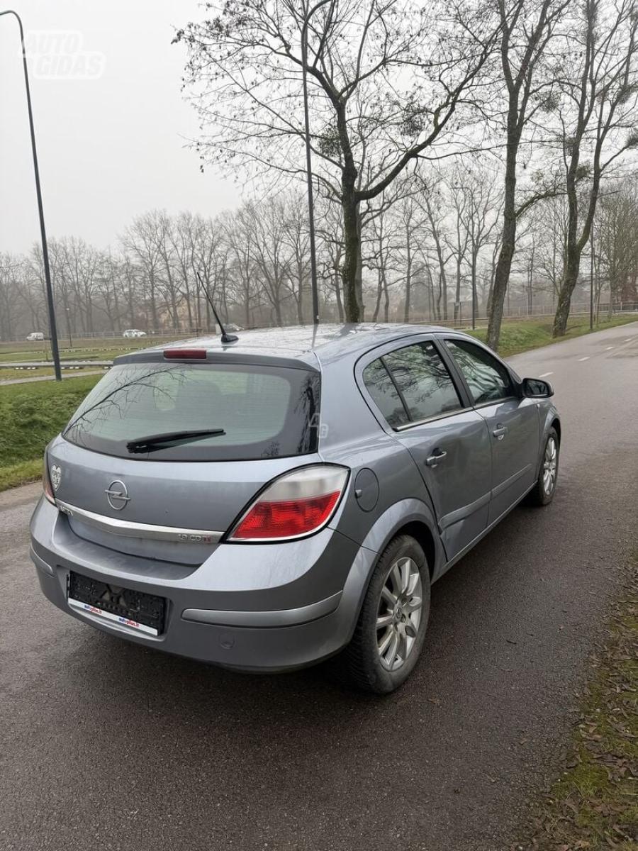 Pelēks Opel Astra 2006 Kauņa, ar dzinēja tilpumu 1.90 L un nobraukumu 245 tūkst. km par 770 €, foto 11 vietnē AUTOMOTO.COM.LV