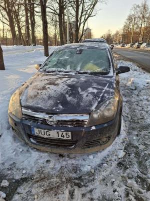 Grey Opel Astra 2006 in Vilnius, with an engine capacity of 1.69 L and mileage of 265 thousand km for 600 €, photo  on AUTOMOTO.COM.LV