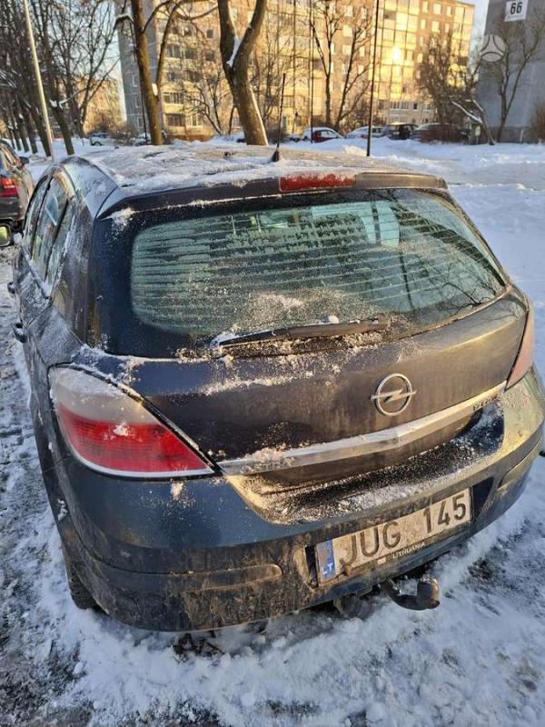 Pelēks Opel Astra 2006 Viļņa, ar dzinēja tilpumu 1.69 L un nobraukumu 265 tūkst. km par 600 €, foto 3 vietnē AUTOMOTO.COM.LV