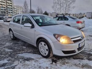 Grey Opel Astra 2006 in Vilnius, with an engine capacity of 1.80 L and mileage of 183 thousand km for 1400 €, photo  on AUTOMOTO.COM.LV