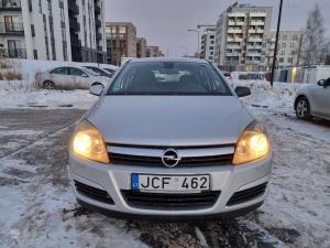 Grey Opel Astra 2006 in Vilnius, with an engine capacity of 1.80 L and mileage of 183 thousand km for 1400 €, photo 2 on AUTOMOTO.COM.LV