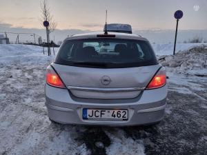 Grey Opel Astra 2006 in Vilnius, with an engine capacity of 1.80 L and mileage of 183 thousand km for 1400 €, photo 5 on AUTOMOTO.COM.LV