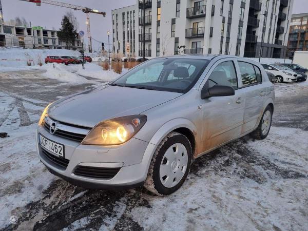 Grey Opel Astra 2006 in Vilnius, with an engine capacity of 1.80 L and mileage of 183 thousand km for 1400 €, photo 6 on AUTOMOTO.COM.LV