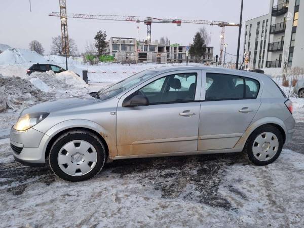 Grey Opel Astra 2006 in Vilnius, with an engine capacity of 1.80 L and mileage of 183 thousand km for 1400 €, photo 7 on AUTOMOTO.COM.LV