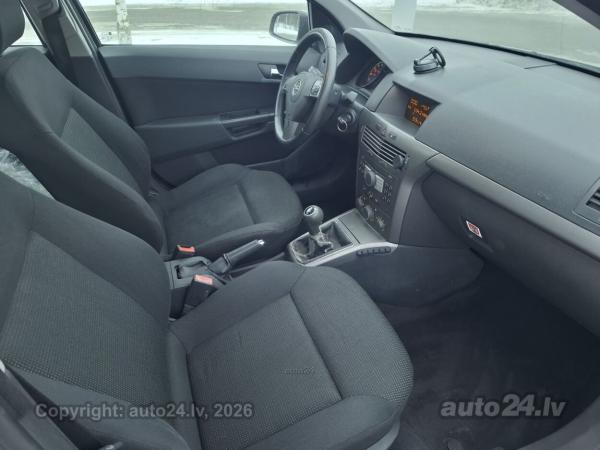 Pelēks Opel Astra 2006 Tartu, ar dzinēja tilpumu 1.40 L un nobraukumu 199 tūkst. km par 2000 €, foto 8 vietnē AUTOMOTO.COM.LV