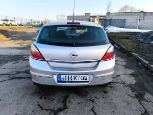 Grey Opel Astra 2006 in Kaunas, with an engine capacity of 1.90 L and mileage of 300 thousand km for 1900 €, photo 6 on AUTOMOTO.COM.LV