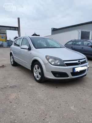 Grey Opel Astra 2006 in Utena, with an engine capacity of 1.90 L and mileage of 275 thousand km for 1900 €, photo  on AUTOMOTO.COM.LV