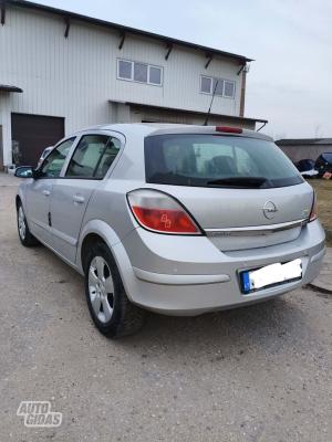 Pelēks Opel Astra 2006 Utena, ar dzinēja tilpumu 1.90 L un nobraukumu 275 tūkst. km par 1900 €, foto 4 vietnē AUTOMOTO.COM.LV