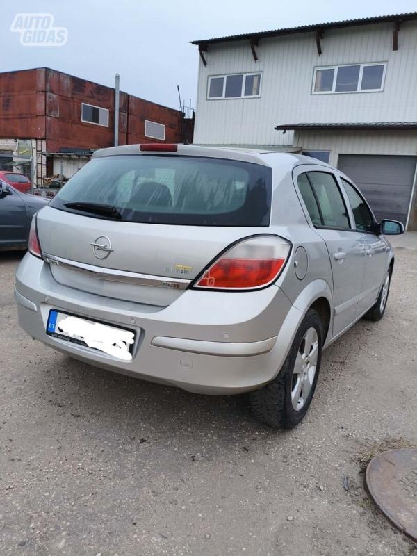 Pelēks Opel Astra 2006 Utena, ar dzinēja tilpumu 1.90 L un nobraukumu 275 tūkst. km par 1500 €, foto 3 vietnē AUTOMOTO.COM.LV