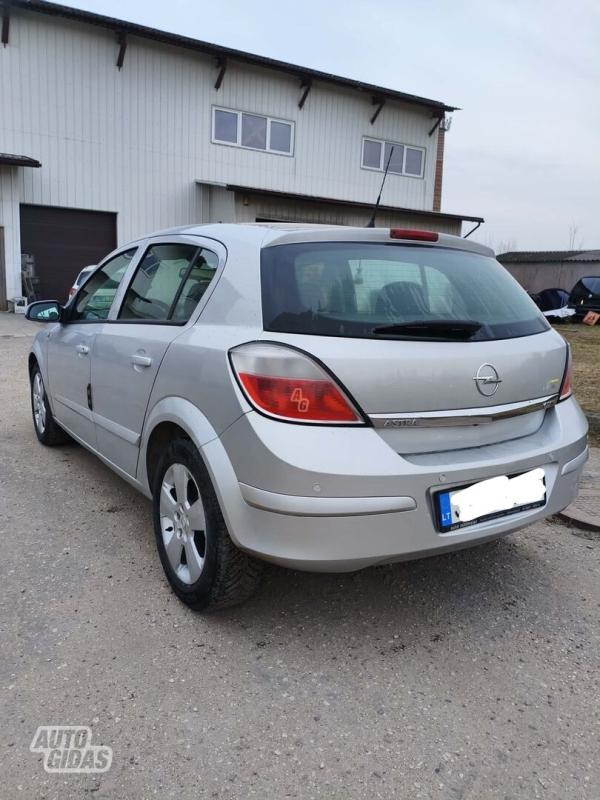 Pelēks Opel Astra 2006 Utena, ar dzinēja tilpumu 1.90 L un nobraukumu 275 tūkst. km par 1500 €, foto 4 vietnē AUTOMOTO.COM.LV