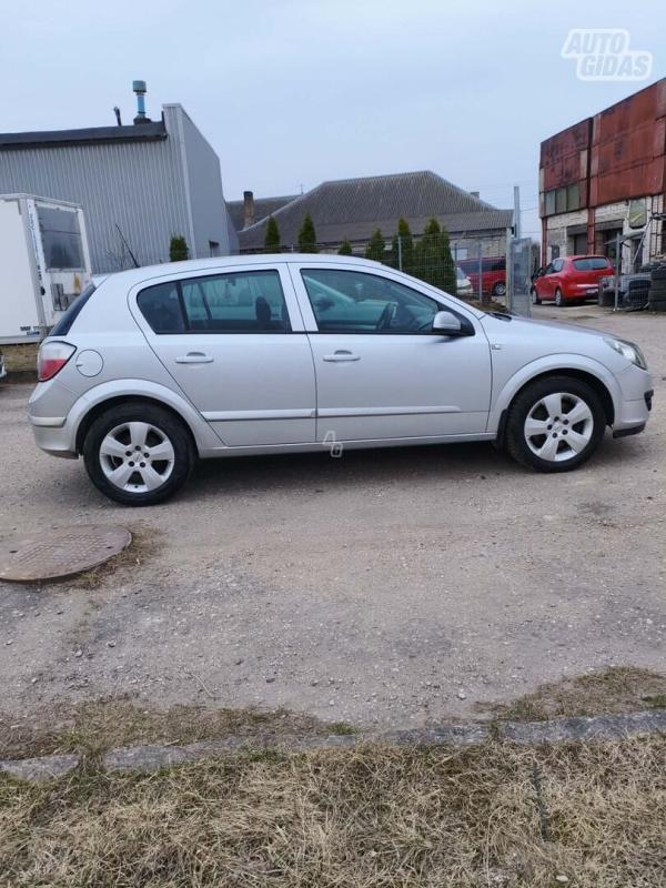 Pelēks Opel Astra 2006 Utena, ar dzinēja tilpumu 1.90 L un nobraukumu 275 tūkst. km par 1500 €, foto 5 vietnē AUTOMOTO.COM.LV