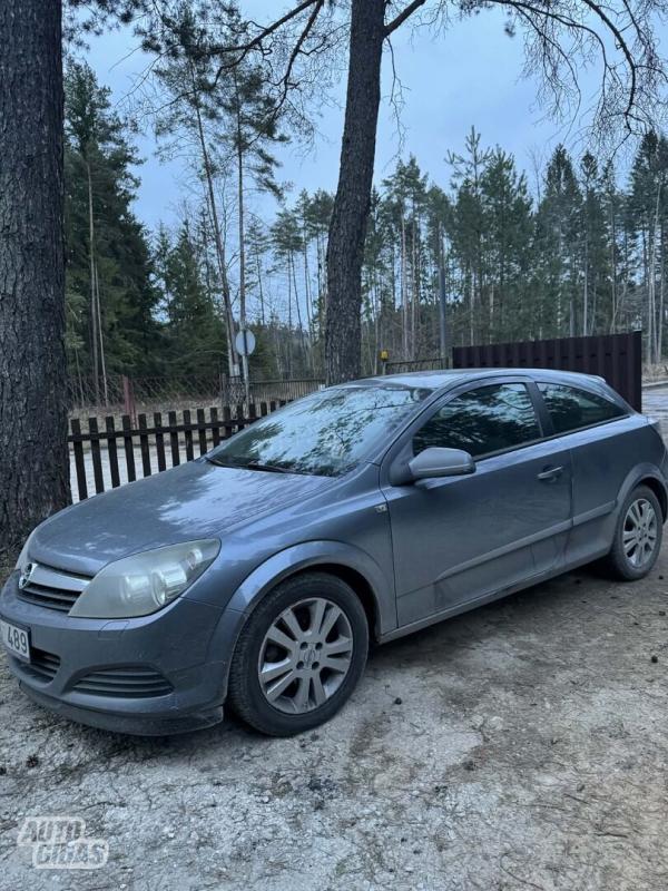Grey Opel Astra 2006 in Vilnius, with an engine capacity of 1.60 L and mileage of 284 thousand km for 600 €, photo 3 on AUTOMOTO.COM.LV