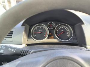 Grey Opel Astra 2006 in Vilnius, with an engine capacity of 1.90 L and mileage of 246 thousand km for 700 €, photo 7 on AUTOMOTO.COM.LV