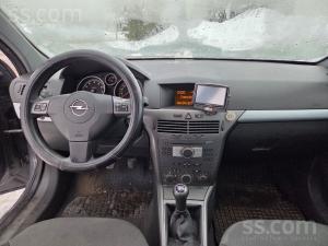 Grey Opel Astra 2006 in Daugavpils, with an engine capacity of 1.60 L and mileage of 266 thousand km for 600 €, photo 4 on AUTOMOTO.COM.LV