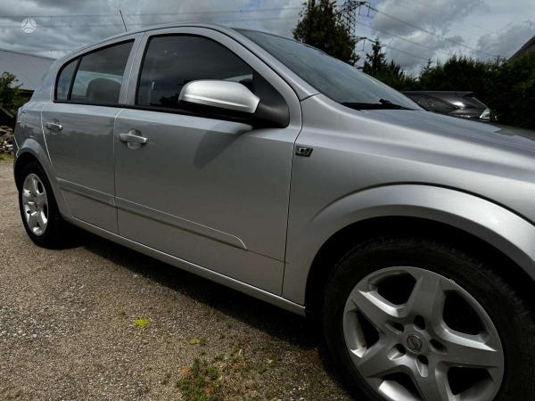 Pelēks Opel Astra 2006 Alīta, ar dzinēja tilpumu 1.60 L un nobraukumu 245 tūkst. km par 2100 €, foto 8 vietnē AUTOMOTO.COM.LV