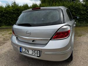 Grey Opel Astra 2006 in Alytus, with an engine capacity of 1.60 L and mileage of 245 thousand km for 2100 €, photo 10 on AUTOMOTO.COM.LV