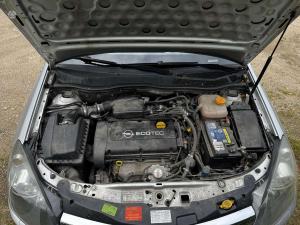 Grey Opel Astra 2006 in Alytus, with an engine capacity of 1.60 L and mileage of 245 thousand km for 2100 €, photo 13 on AUTOMOTO.COM.LV