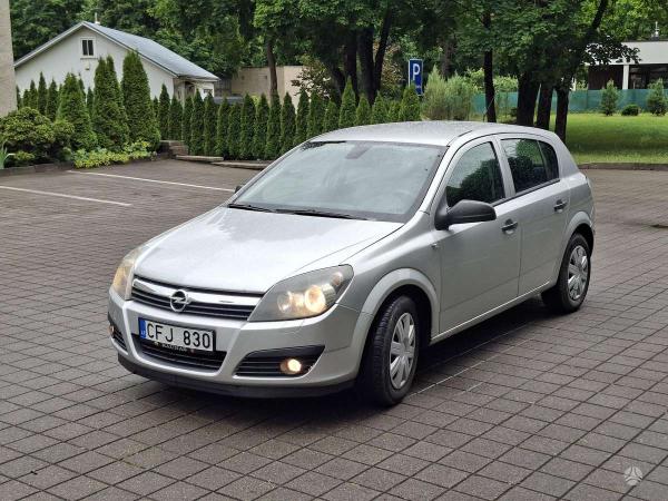Pelēks Opel Astra 2006 Birštonas, ar dzinēja tilpumu 1.60 L un nobraukumu 254 tūkst. km par 1450 €, foto 1 vietnē AUTOMOTO.COM.LV