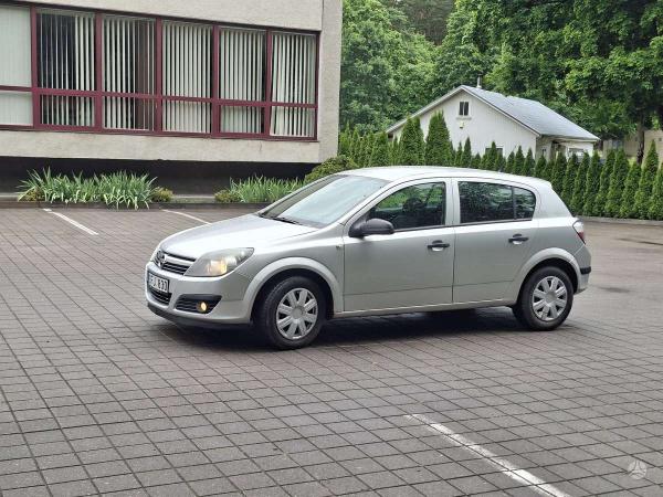 Pelēks Opel Astra 2006 Birštonas, ar dzinēja tilpumu 1.60 L un nobraukumu 254 tūkst. km par 1450 €, foto 2 vietnē AUTOMOTO.COM.LV