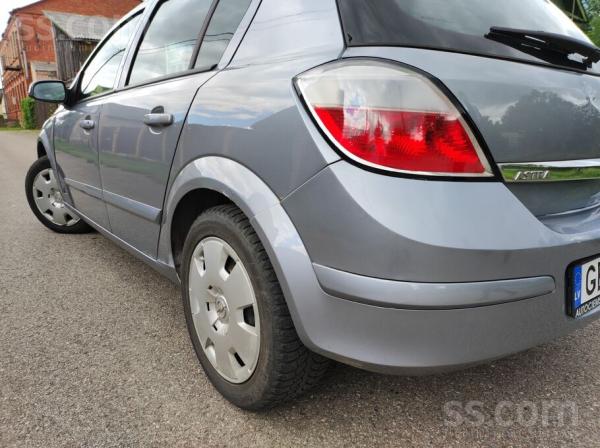 Pelēks Opel Astra 2006 Daugavpils, ar dzinēja tilpumu 1.60 L un nobraukumu 341 tūkst. km par 1300 €, foto 4 vietnē AUTOMOTO.COM.LV