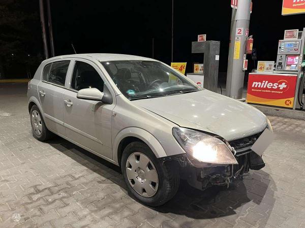 Серый Опель Астра 2006 в Каунас, объемом двигателя 1.90 л и пробегом 279 тыс. км за 390 €, фото 3 на AUTOMOTO.COM.LV