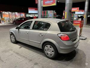 Grey Opel Astra 2006 in Kaunas, with an engine capacity of 1.90 L and mileage of 279 thousand km for 390 €, photo 12 on AUTOMOTO.COM.LV
