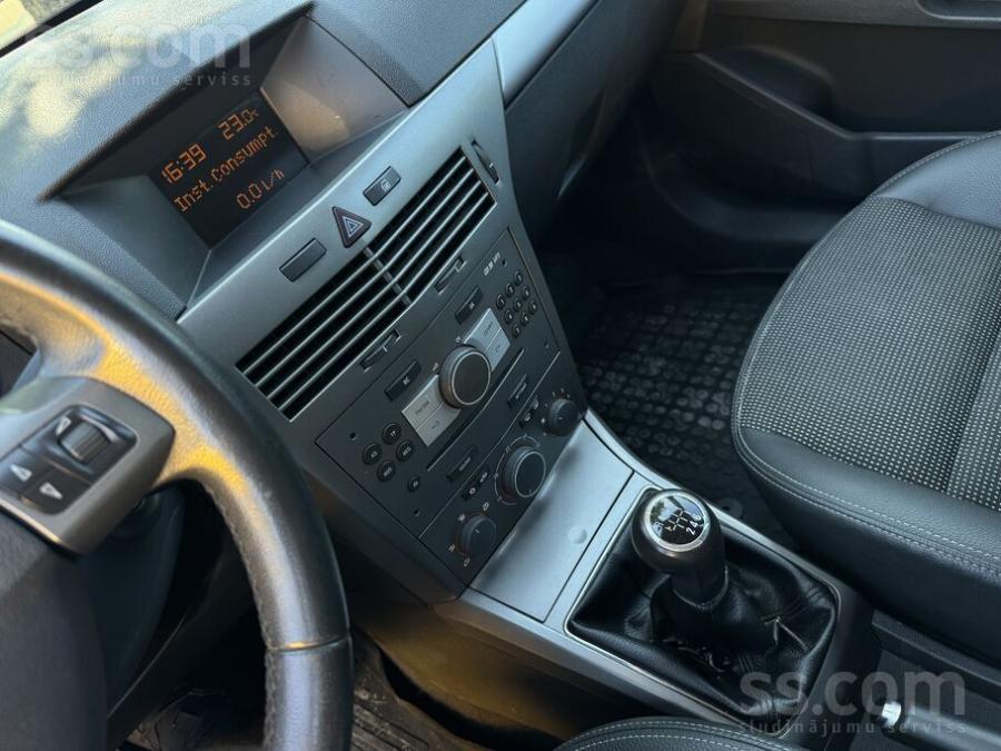 Pelēks Opel Astra 2006 Jūrmala, ar dzinēja tilpumu 1.90 L un nobraukumu 0 tūkst. km par 890 €, foto 15 vietnē AUTOMOTO.COM.LV