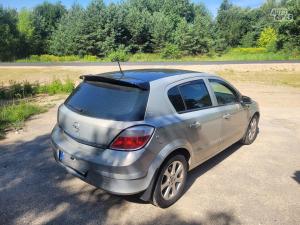 Pelēks Opel Astra 2006 Viļņa, ar dzinēja tilpumu 1.90 L un nobraukumu 287 tūkst. km par 950 €, foto  vietnē AUTOMOTO.COM.LV