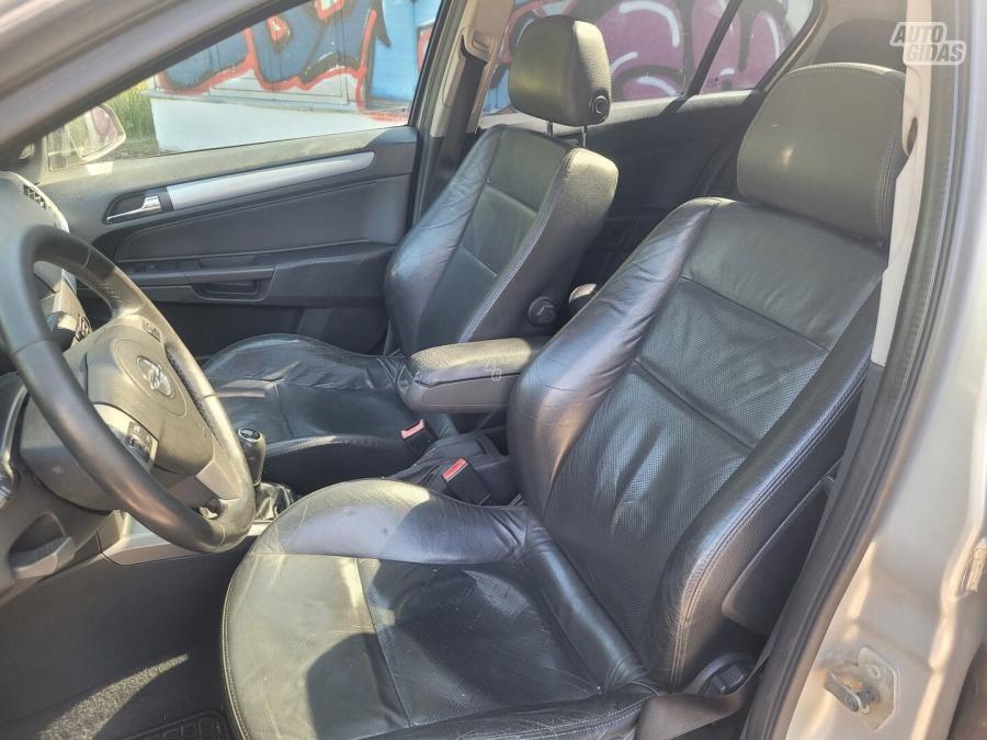 Pelēks Opel Astra 2006 Viļņa, ar dzinēja tilpumu 1.90 L un nobraukumu 287 tūkst. km par 950 €, foto 10 vietnē AUTOMOTO.COM.LV