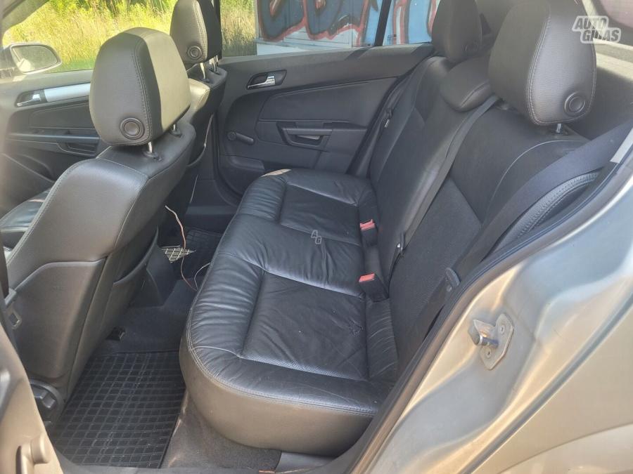 Pelēks Opel Astra 2006 Viļņa, ar dzinēja tilpumu 1.90 L un nobraukumu 287 tūkst. km par 950 €, foto 11 vietnē AUTOMOTO.COM.LV
